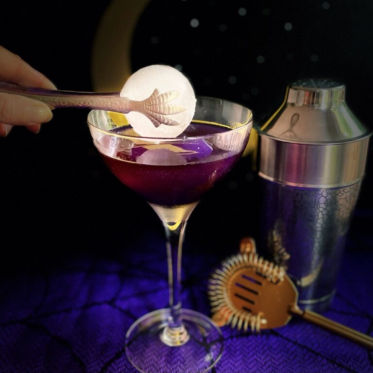 Total Solar Eclipse Cocktail Drink - inspirationapron.com