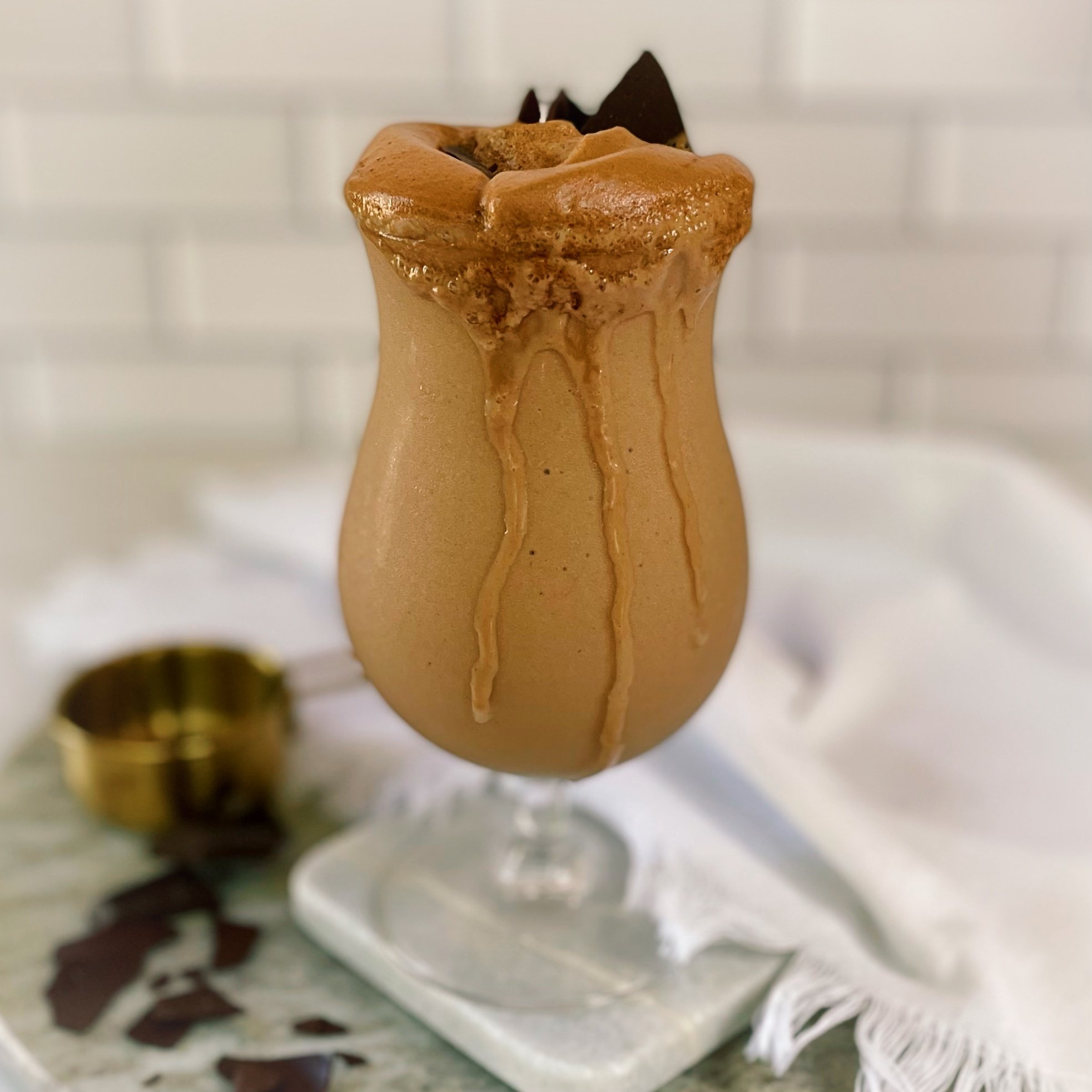 Chocolate Peanut Butter Dalgona Smoothie - inspirationapron.com
